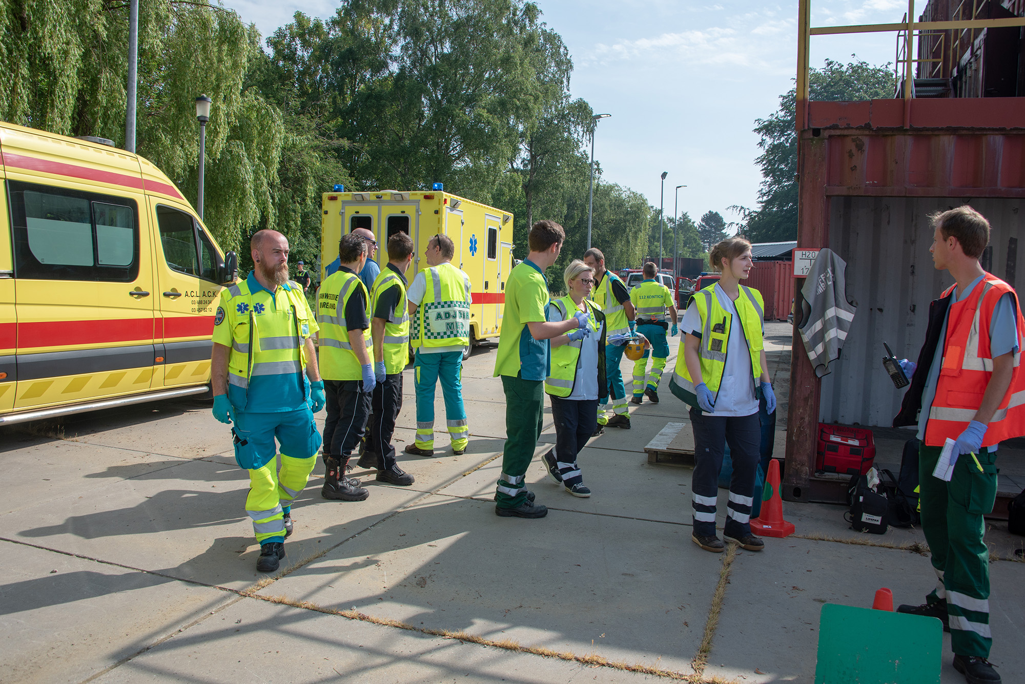 EINDWERK: Relatie tussen pers en D5. De communicatie met de pers in het ...